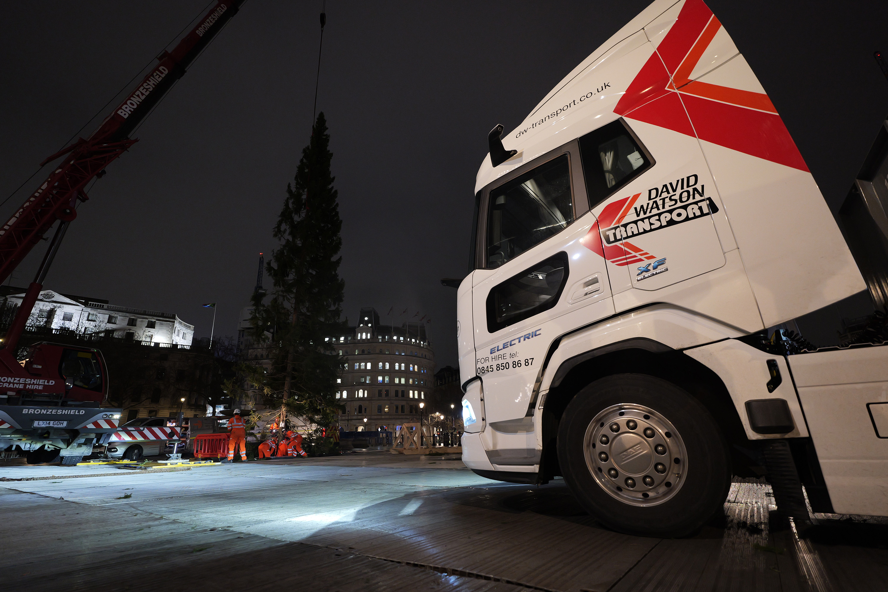 DAF XF Electric, Radius Group and David Watson Transport team-up for ...