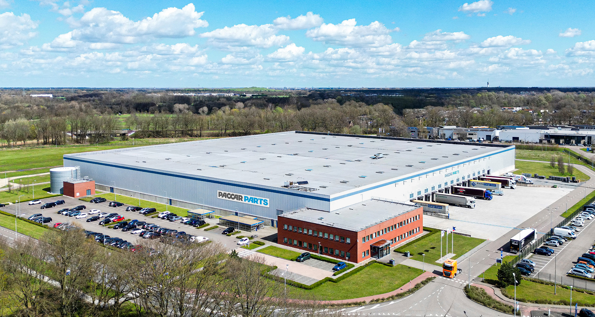 PACCAR Parts celebrates 50 years of Driving Customer Success- DAF ...